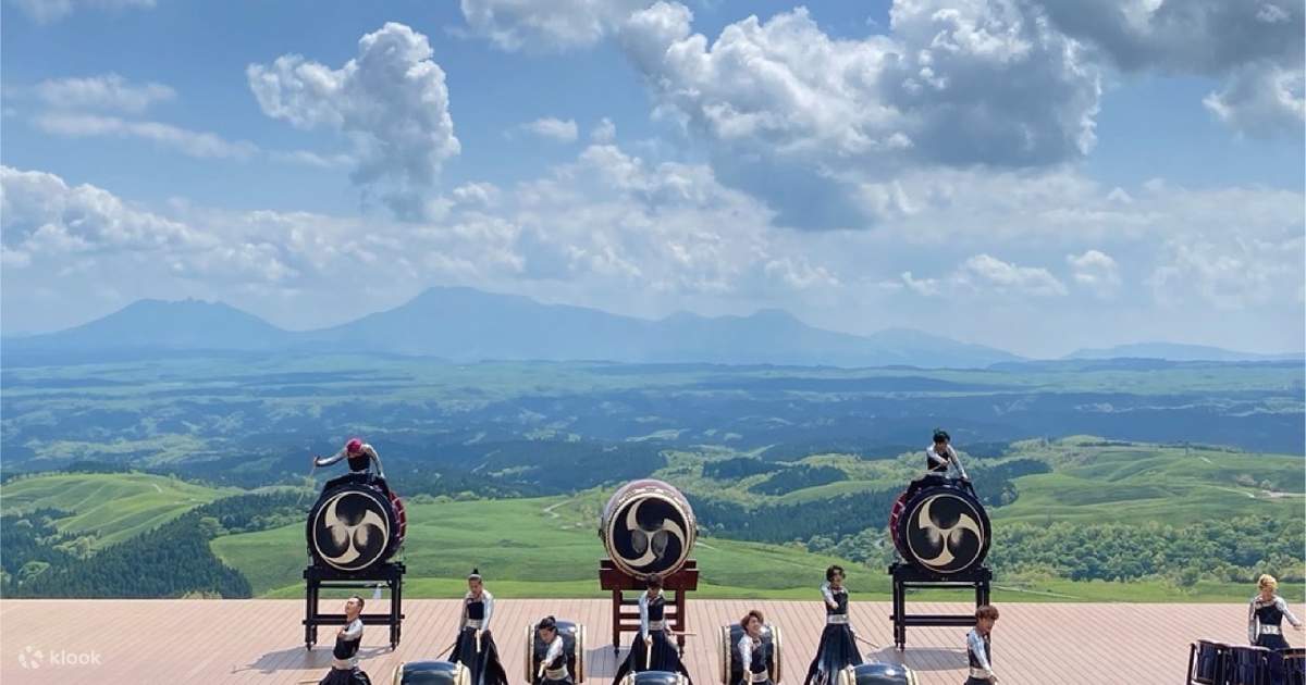 Aso-Schrein & Vulkan Aso & DRUM TAO Japanische Trommel-Performance im Freien & Daikanbo - Klook ...